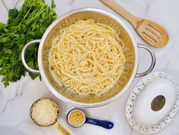 How to Make The Best Buttered Spaghetti Noodles